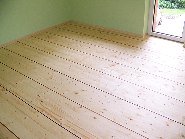 Brania Parkiety - lata doświadczeń w kładzeniu parkietów.